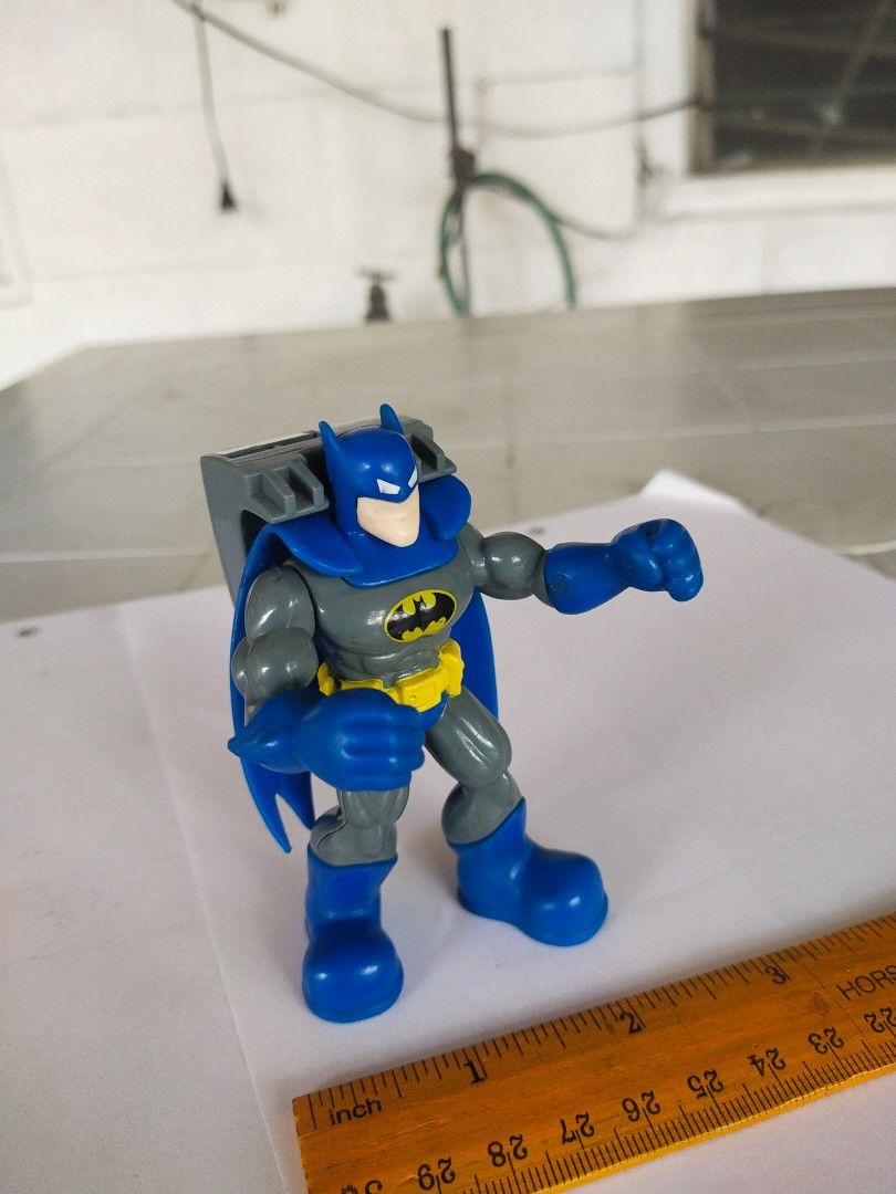 BATMAN small toy figure/3 inches high/with Backpack/DC/Jollibee/yr.2014 ...