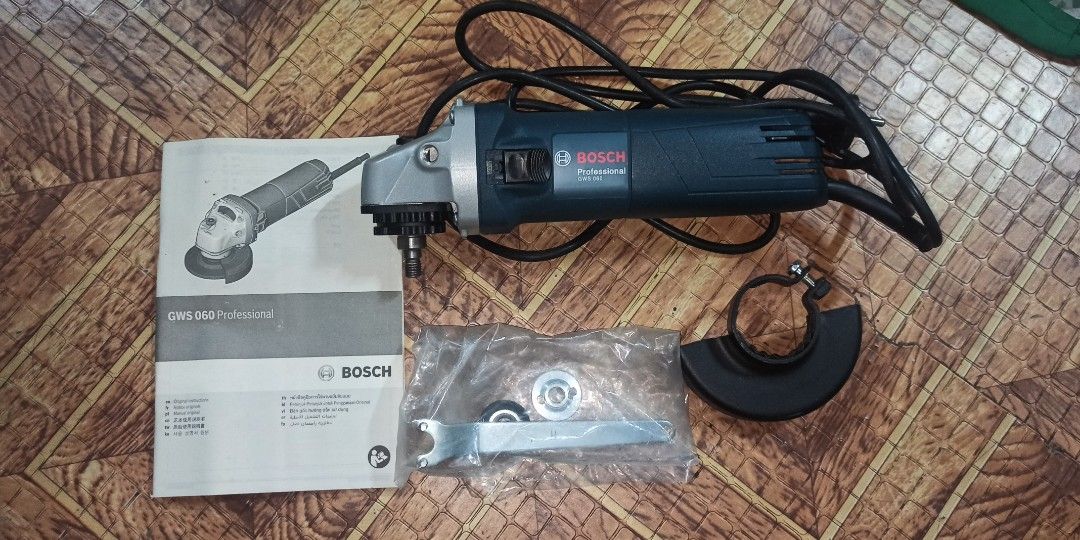 Bosch angle grinder GWS 060, Commercial & Industrial, Construction ...