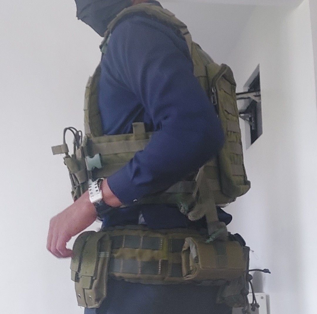 Combat Vest with 2 Ballistic Plate level 4 & Tactical Hip Rig, Sports ...