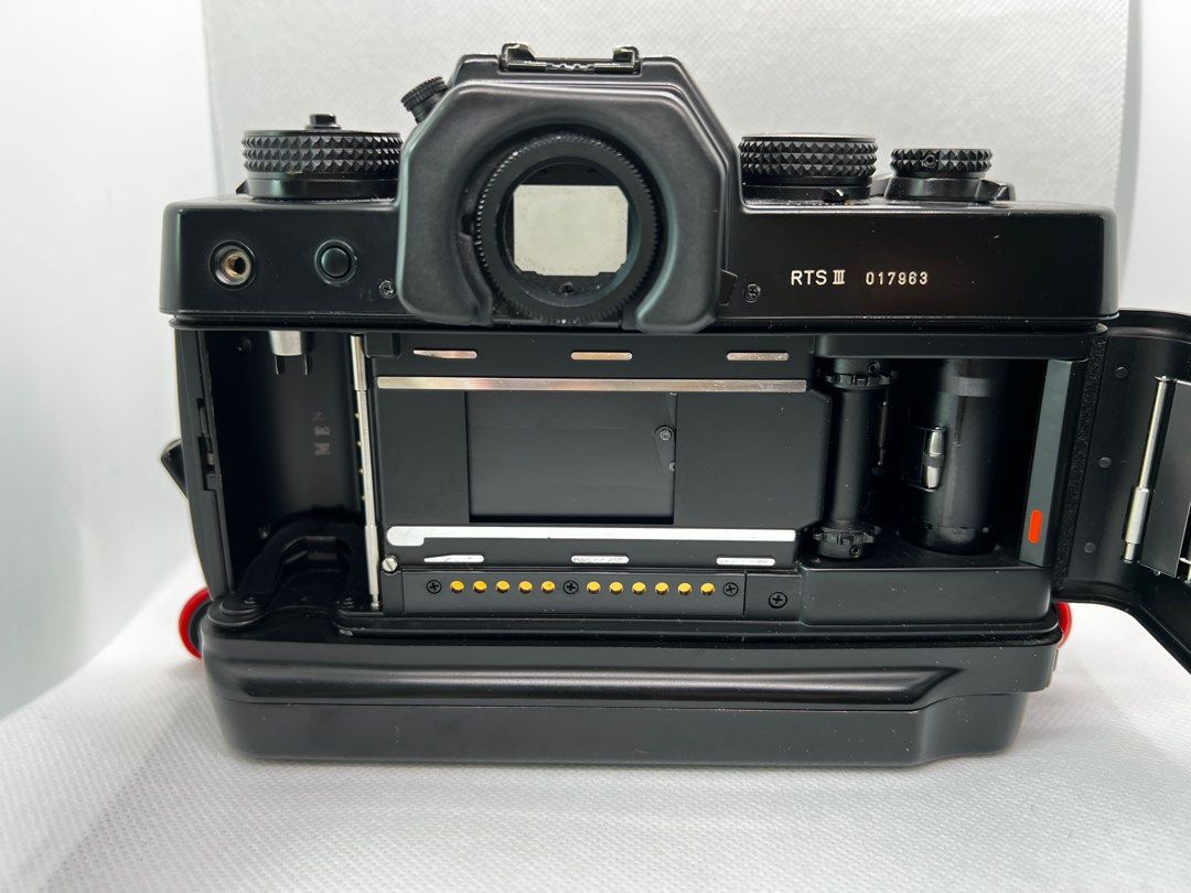 Contax RTS III 35mm film camera + Carl Zeiss 28-85mm f3.3-4 zoom lens ...