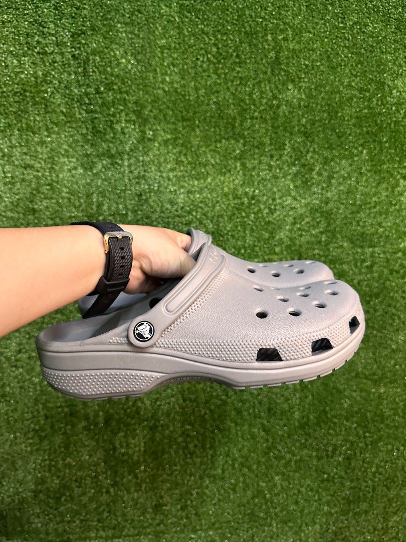 Crocs Slate Grey Classic, Men's Fashion, Footwear, Casual Shoes on ...