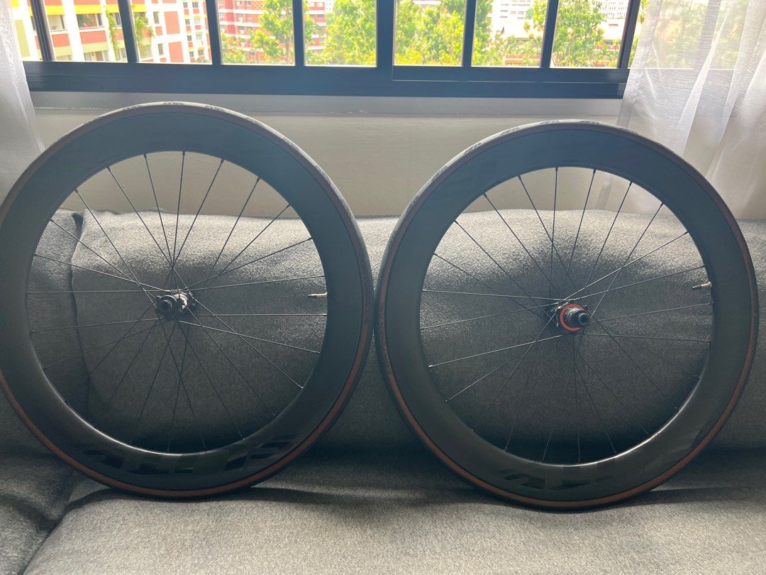 Elitewheels Carbon 700c 60 mm disc wheelset (XDR Freehub), Sports ...