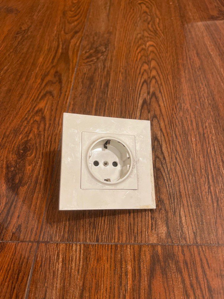 EU SOCKET FACE PLATE, TV & Home Appliances, Electrical, Adaptors ...