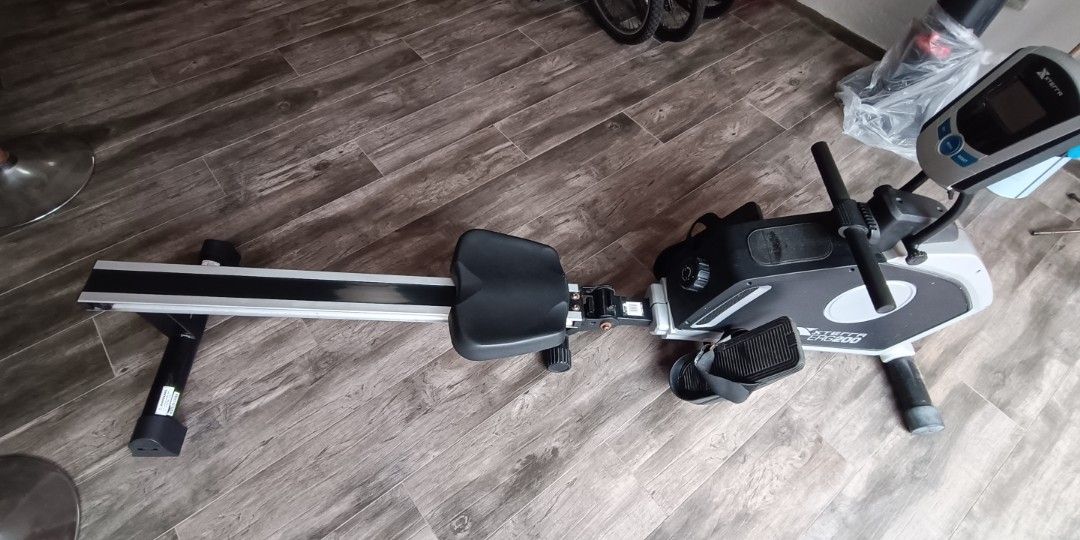 FS : Rowing machine Xterra ERG200, Sports Equipment, Exercise & Fitness ...