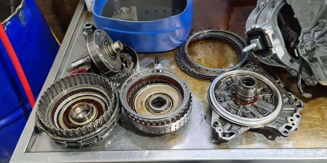 Gear box oil leaking repair, Car Accessories, Car Workshops & Services ...