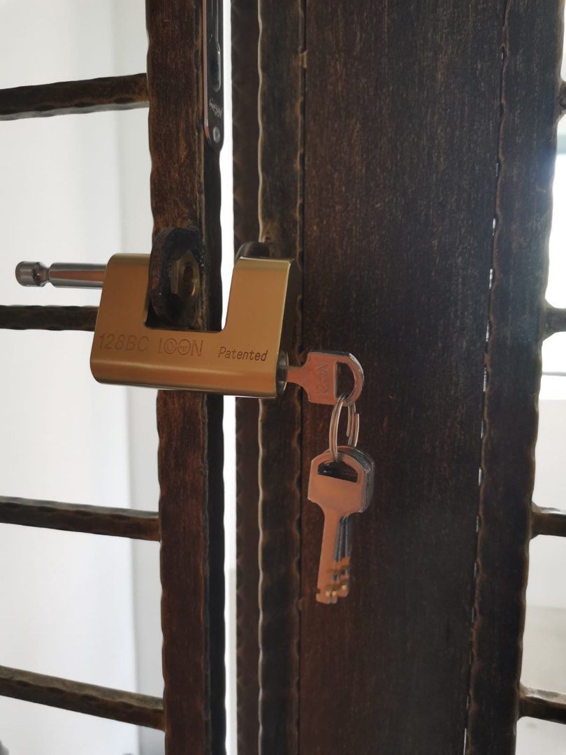 HDB gate padlock 128BKP/BKR, Furniture & Home Living, Bathroom ...