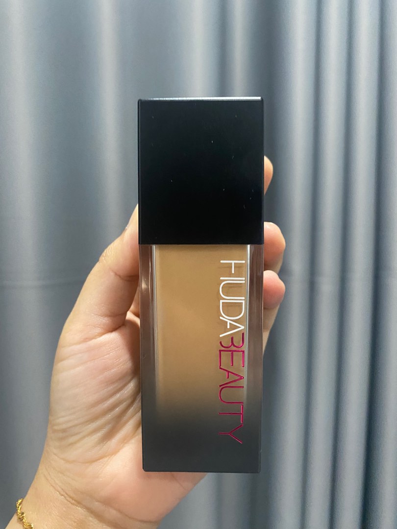 Huda Beauty Luminous Matte Liquid Foundation, Beauty & Personal Care ...