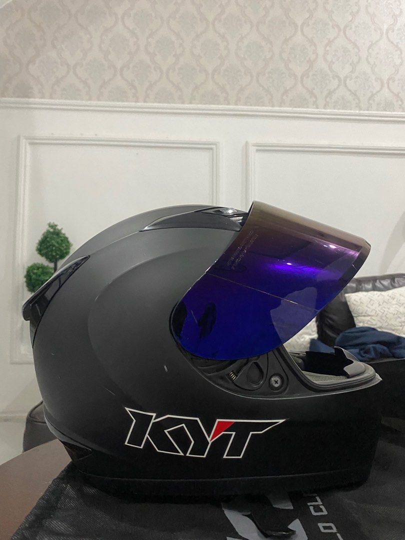 KYT R10 black doff, Motor di Carousell