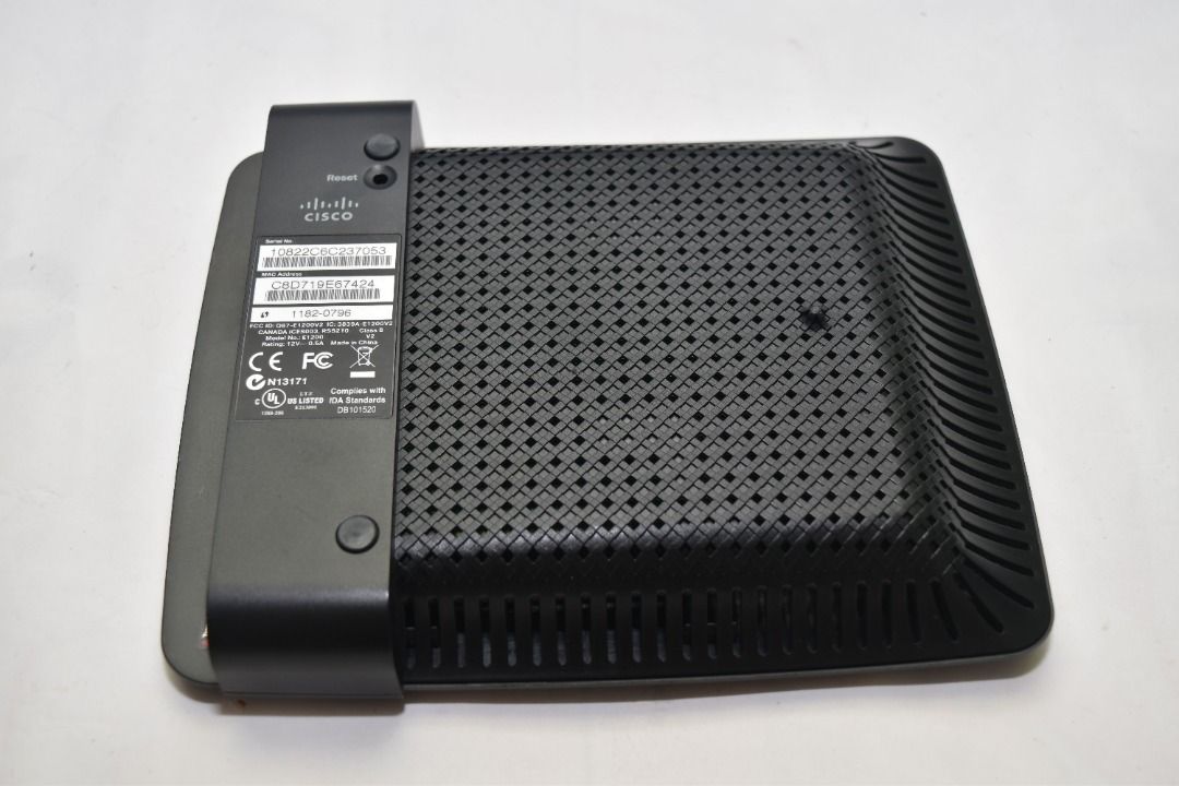 Linksys E1200 N300 Wi-Fi Router, Computers & Tech, Parts & Accessories ...