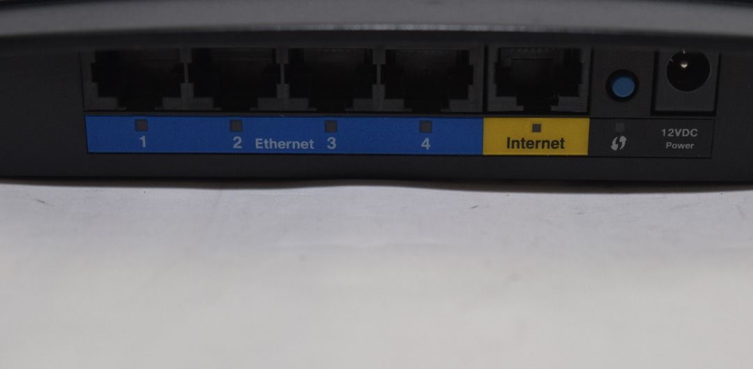 Linksys E1200 N300 Wi-Fi Router, Computers & Tech, Parts & Accessories ...