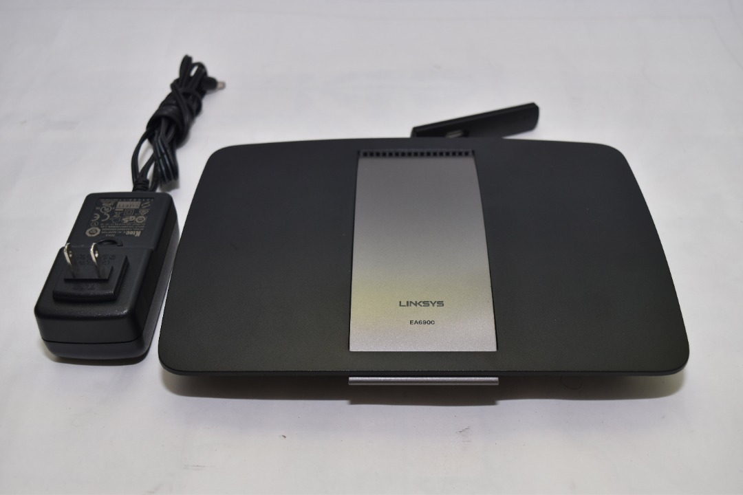 Linksys EA6900 AC1900 Smart Wi-Fi Dual-Band Router, Computers & Tech ...