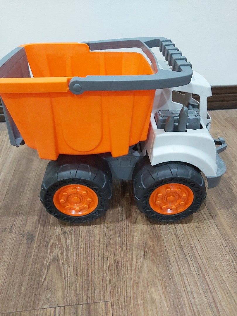 Little tikes dirt digger 2 in 1 dump truck, Hobbies & Toys, Toys ...