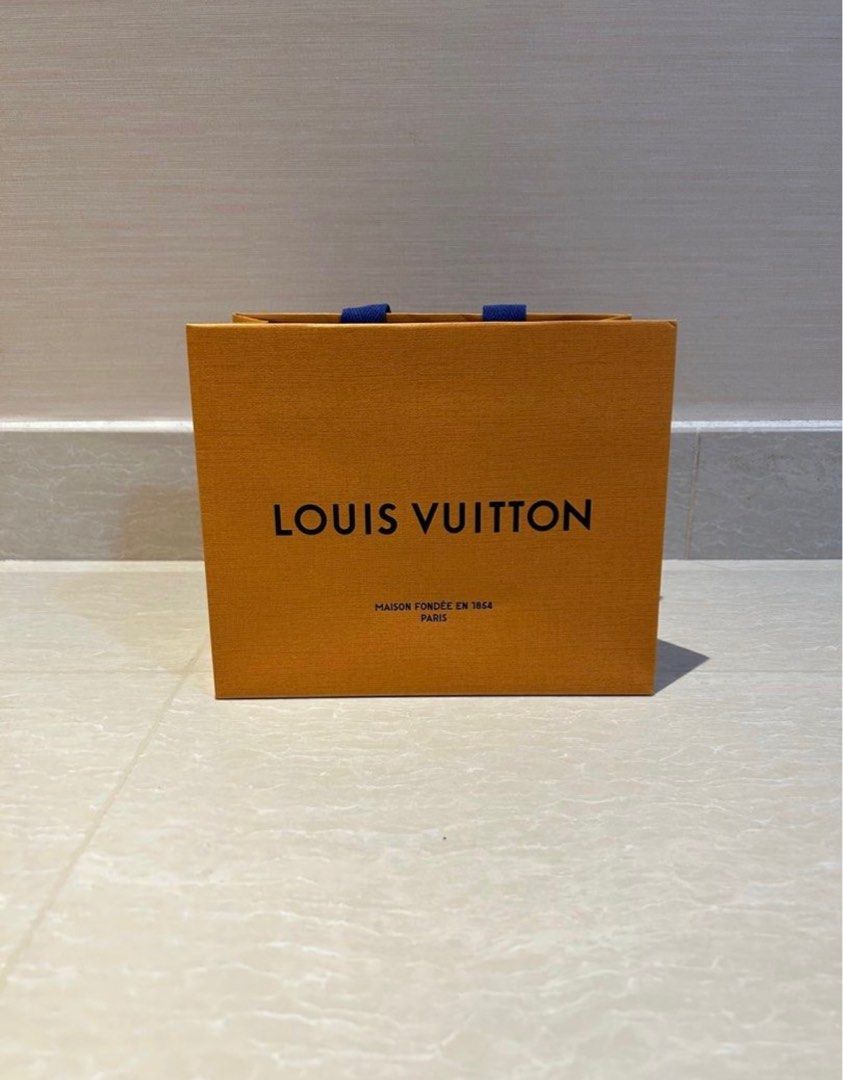 Louis Vuitton LV Paper Bag (3 sizes), Women's Fashion, Bags & Wallets ...