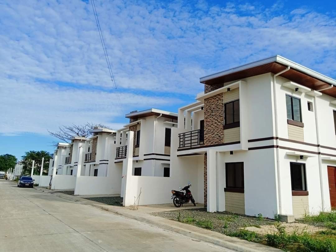 4 BEDROOMS SINGLE COMPLETE UNIT in MANGO GROVE SANTO TOMAS BATANGAS ...