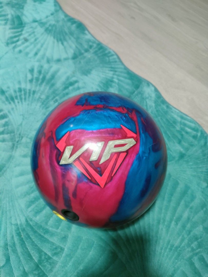 Motiv Vip ExJ 15LBS Bowling ball, Sports Equipment, Sports & Games ...