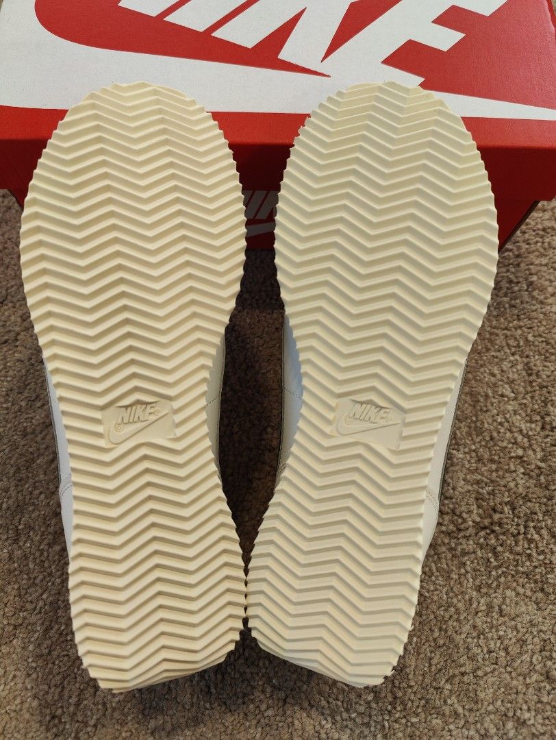 Nike cortez - gorge green US9, Women's Fashion, Footwear, Sneakers on Carousell