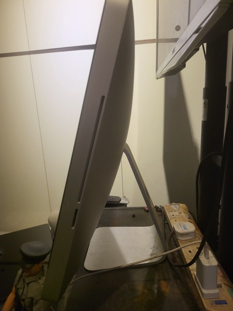 Old Imac, Computers & Tech, Desktops on Carousell