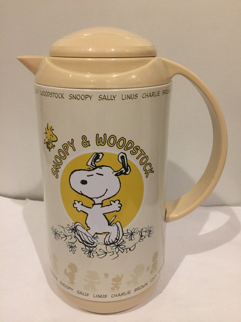 Peanuts Vacuum Flask Snoopy & Woodstock, 傢俬＆家居, 廚具和餐具, 廚水杯、水壺 - Carousell