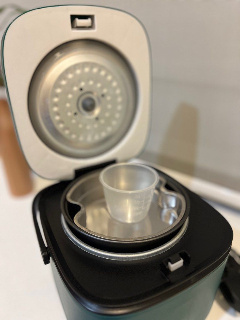 Rice cooker for 1-2 people, TV & Home Appliances, Kitchen Appliances ...