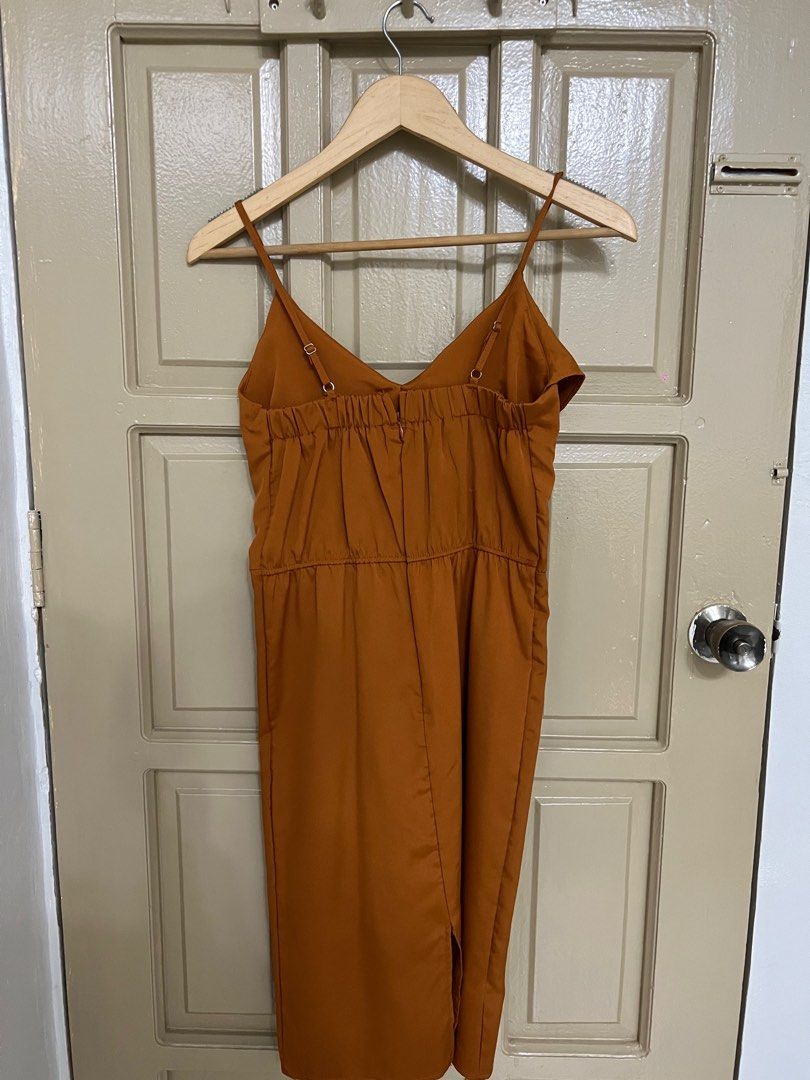 Ruffled midi rust/burnt orange color dress on Carousell