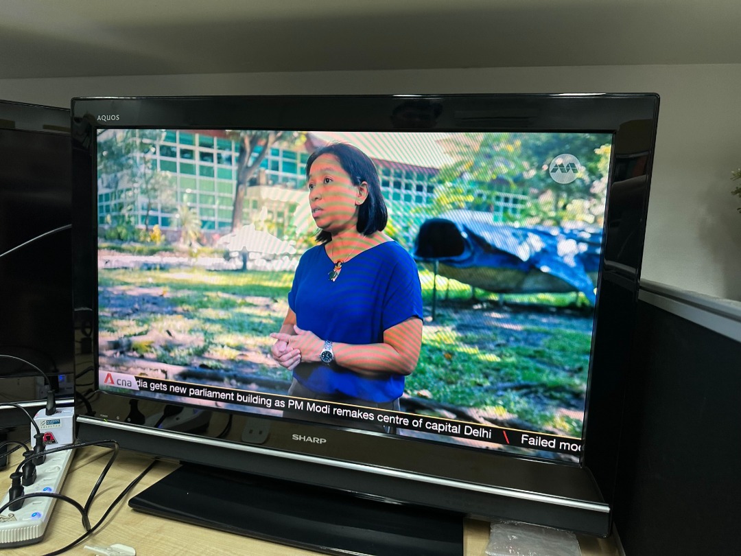 Sharp 32" LCD TV (Model: LC-32M400M-BK) Non-Smart, TV & Home Appliances ...