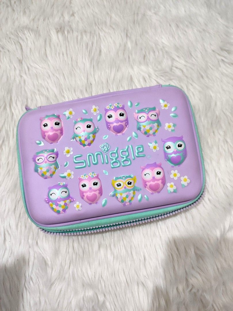 Smiggle hard top pencil case, Hobbies & Toys, Stationary & Craft ...