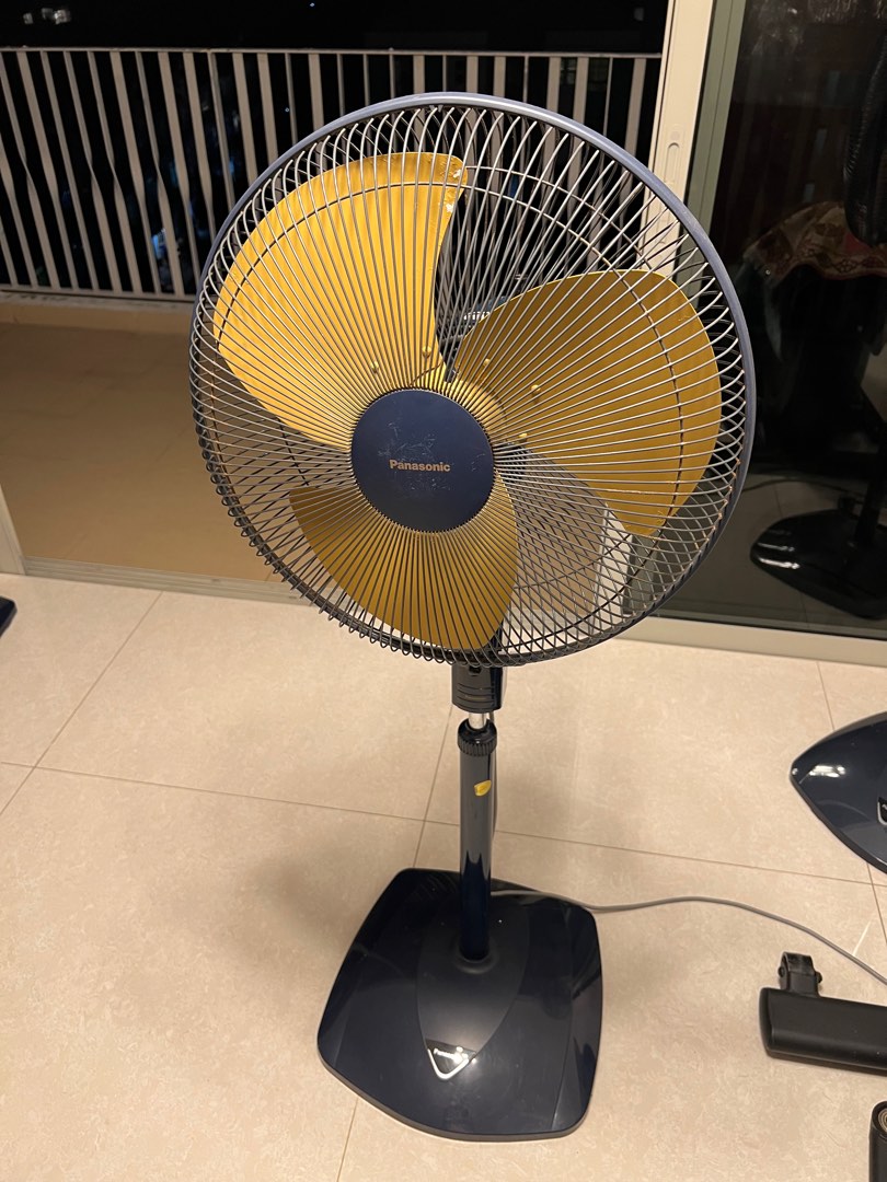 Standing Fan Panasonic F-407YS, Furniture & Home Living, Lighting ...