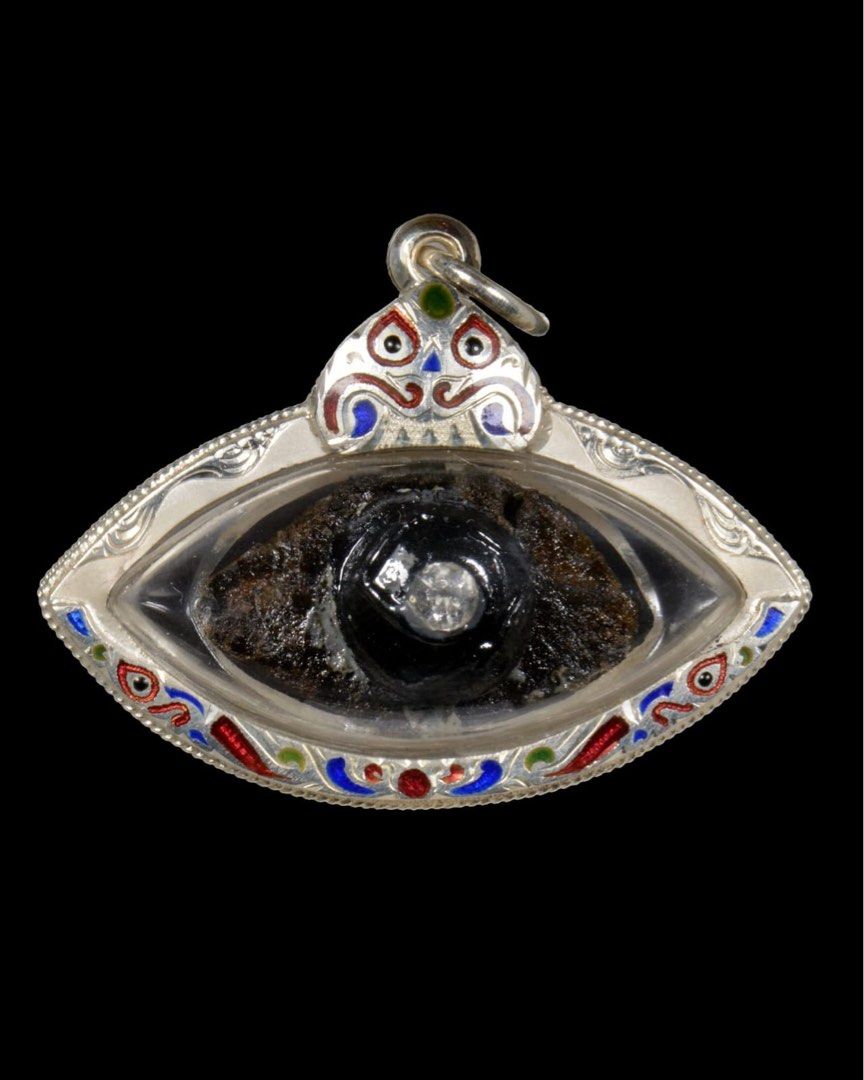 Thai Amulet Lp Pinak (eye), Hobbies & Toys, Memorabilia & Collectibles ...