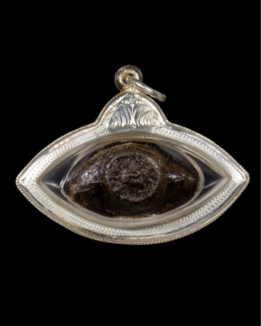 Thai Amulet Lp Pinak (eye), Hobbies & Toys, Memorabilia & Collectibles ...