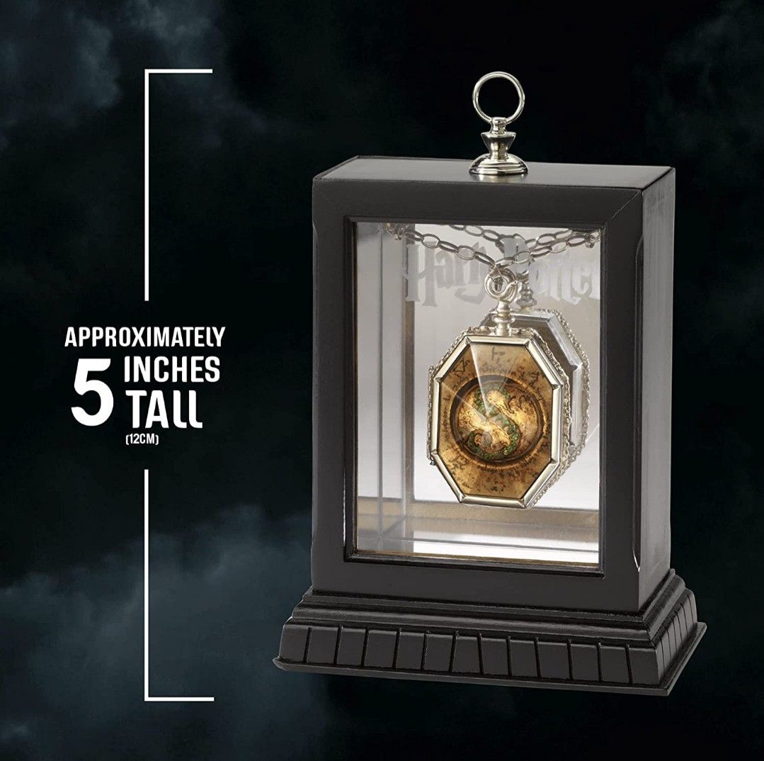 The Noble Collection- Tom Riddle's/Lord Voldemort's Horcrux/Slytherin ...