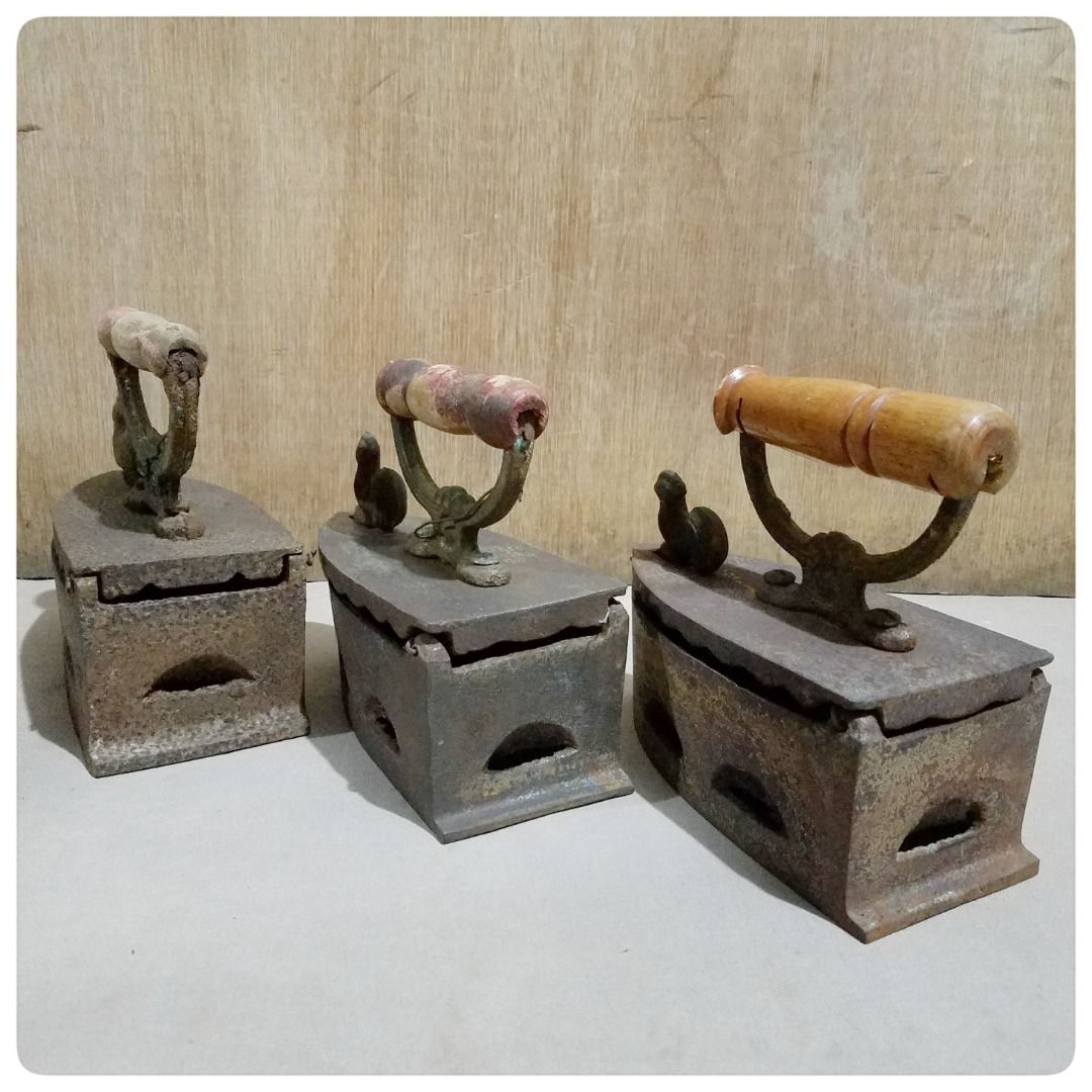 Tiga Setrika Arang Besi Ayam Jago, Perabotan Rumah di Carousell Tiga Setrika Arang Besi Ayam Jago, Perabotan Rumah di Carousell