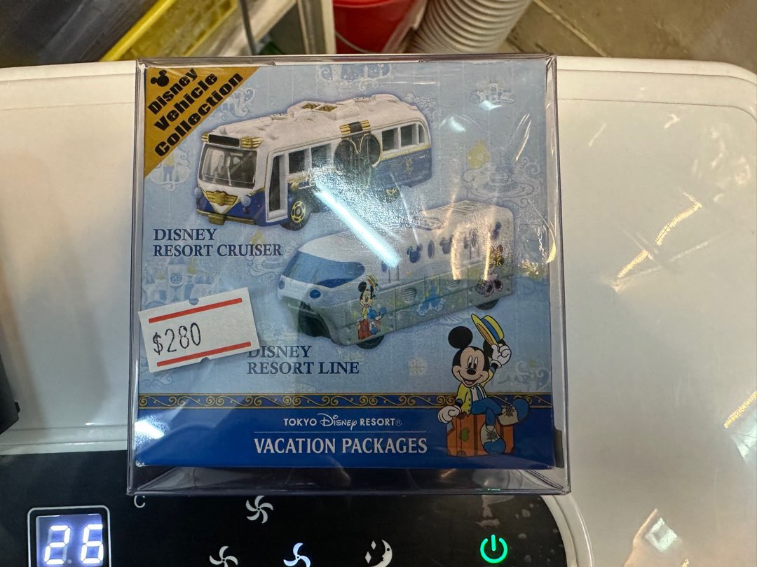 Tomica Tokyo Disneyland Vacation Pack Cruiser & monorail, 興趣及遊戲, 玩具 ...