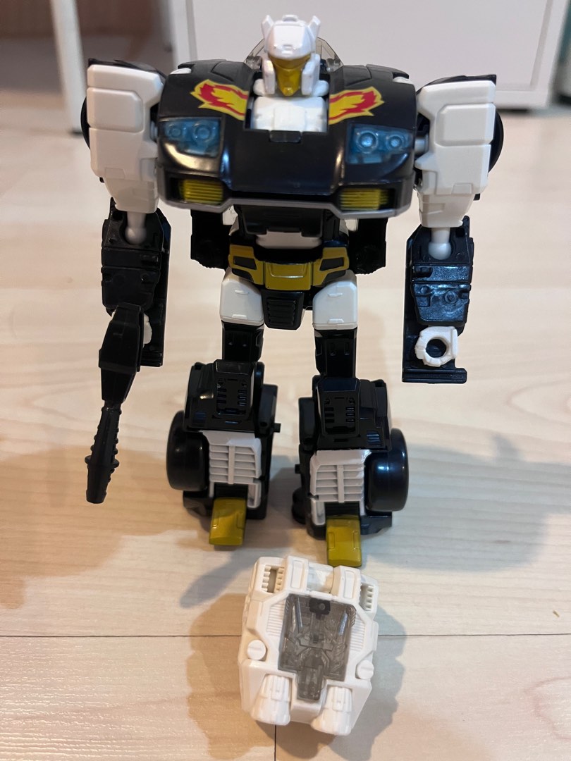 Transformers Generations Selects Deluxe Ricochet, Hobbies & Toys, Toys ...
