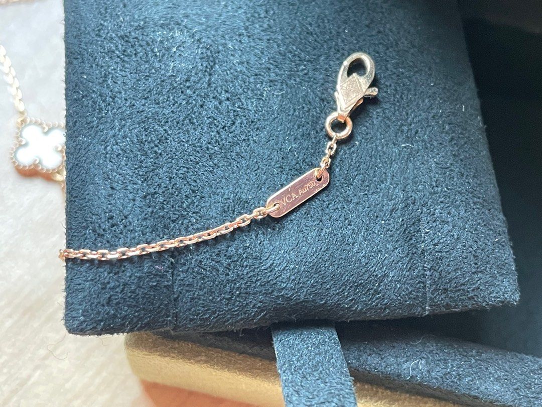 Van cleef &Arpels - VCA sweet Alhambra bracelet, red, genuine, 名牌, 飾物及 ...