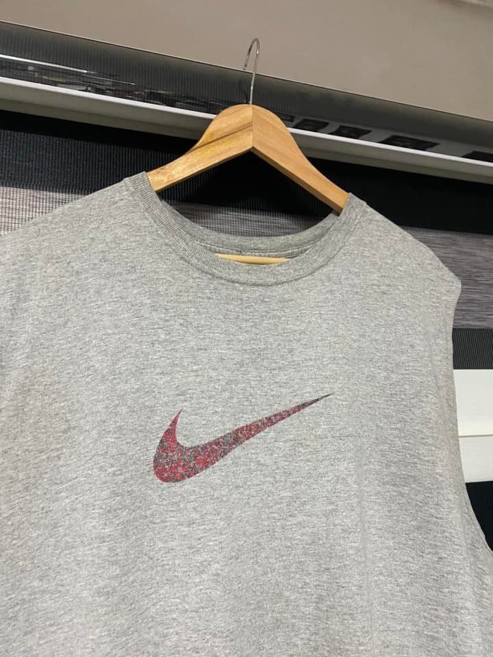 Vintage 2000's Nike Muscle tee, Men's Fashion, Activewear on Carousell
