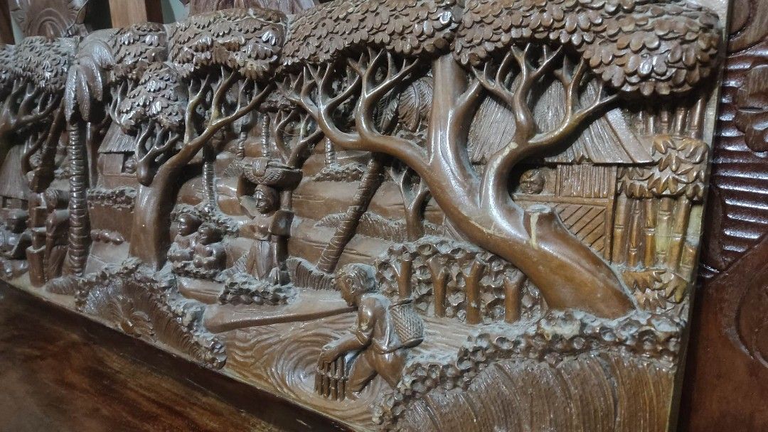 VINTAGE SOLID NARRA WITH INTRICATE CARVINGS, Hobbies & Toys ...