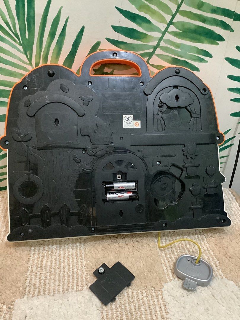 Vtech Latches and Doors Busy Board, Hobbies & Toys, Toys & Games on ...