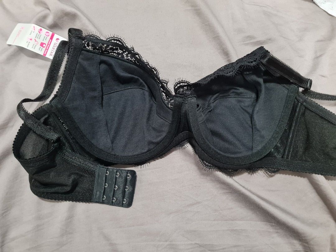 Wacoal wired lace bra - D80, Women's Fashion, New Undergarments & Loungewear on Carousell