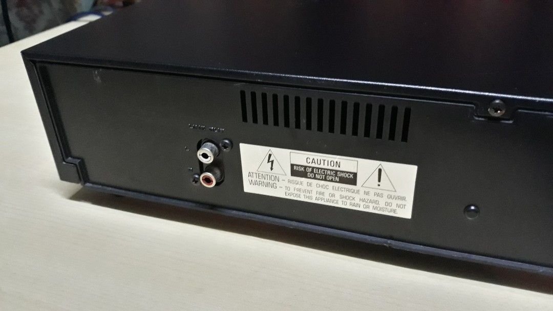 Yamaha CD-400 Cd Player, Audio, Other Audio Equipment on Carousell