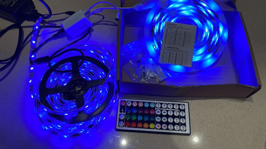 1009) LED STRIP LIGHTS, 10M RGB 300LEDS SMD5050 WATERPROOF FLEXIBLE ...