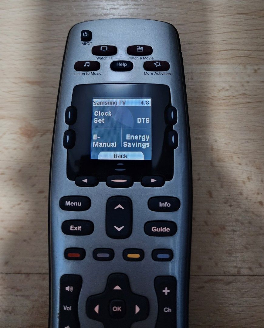 絕版多功能 Logitech Harmony 650 萬用搖控, 家庭電器, 電視 & 其他娛樂, 娛樂系統及智能家居產品 - Carousell