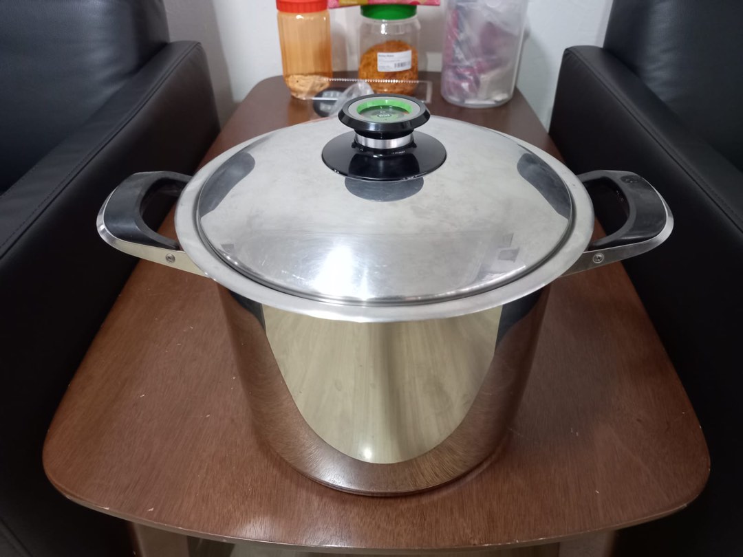 AMC pot (27.5cm x 18.5cm), Furniture & Home Living, Kitchenware ...