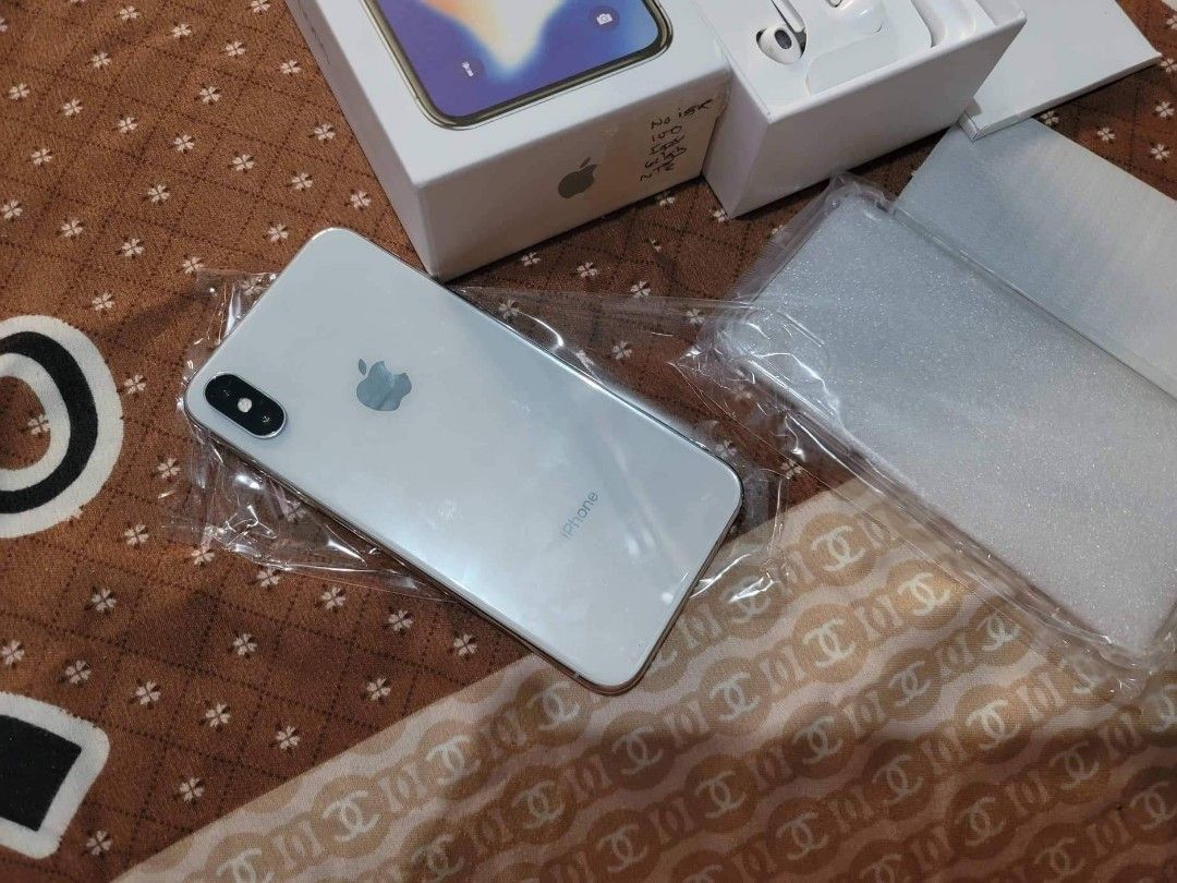 Apple iPhone X 64GB Factory Unlocked Complete set box accesories and ...