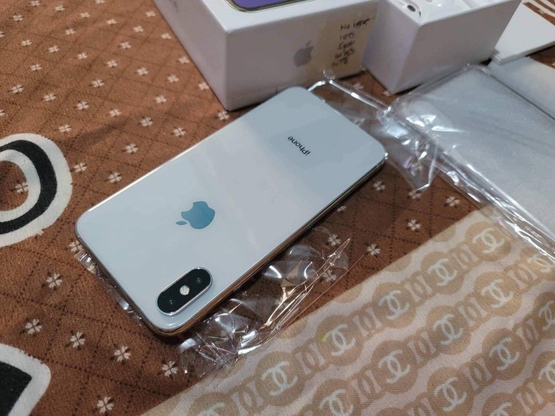 Apple iPhone X 64GB Factory Unlocked Complete set box accesories and ...