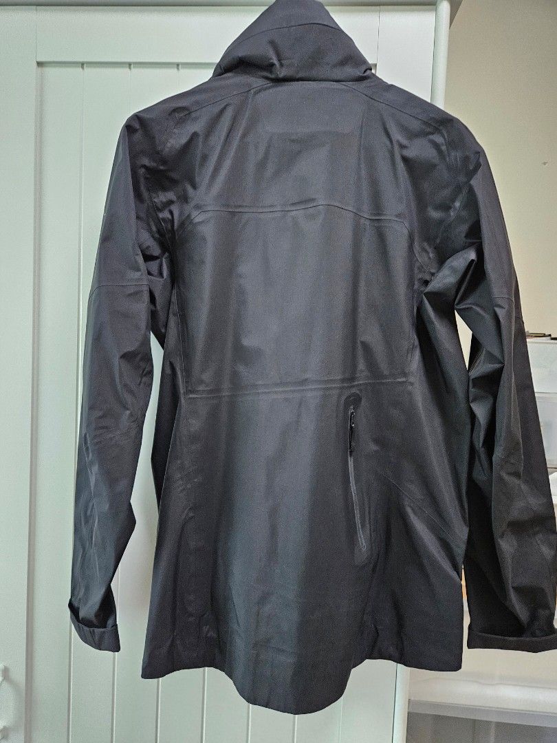Arc'teryx A2B commuter GTX jacket Size M, 男裝, 運動服裝 - Carousell