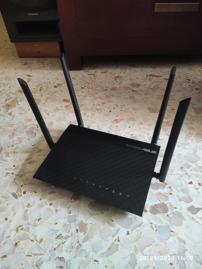 ASUS ROUTER, Computers & Tech, Parts & Accessories, Networking on Carousell