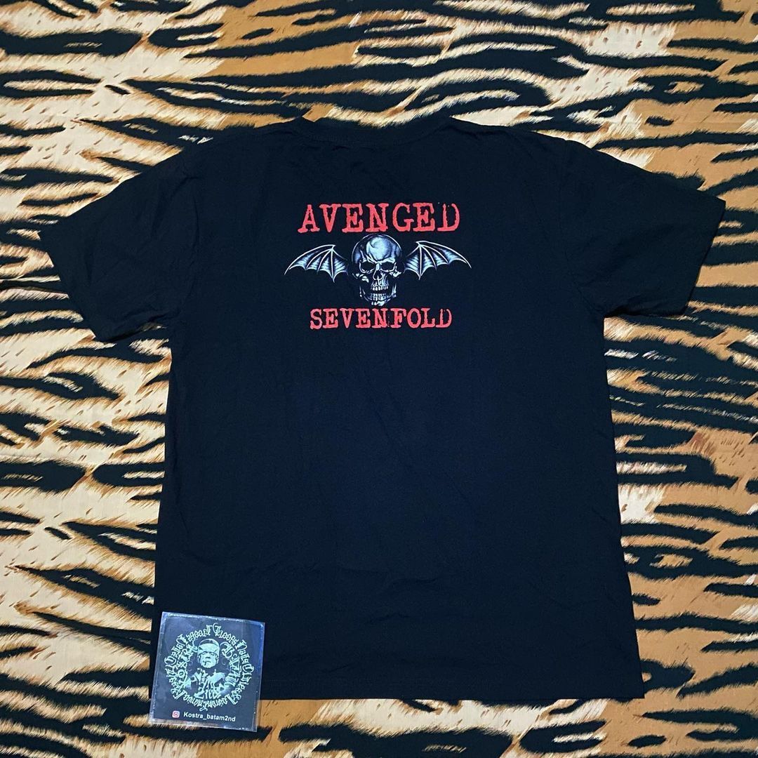 Avenged sevenfold tee, Fesyen Pria, Pakaian , Atasan di Carousell