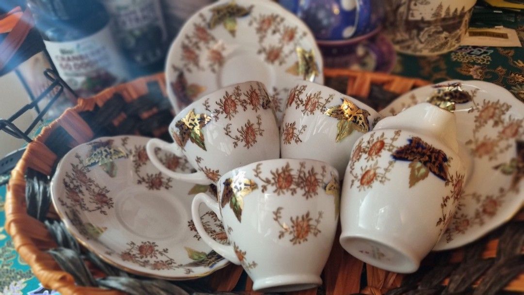 Boke Chika tea set from England, Hobbies & Toys, Memorabilia ...