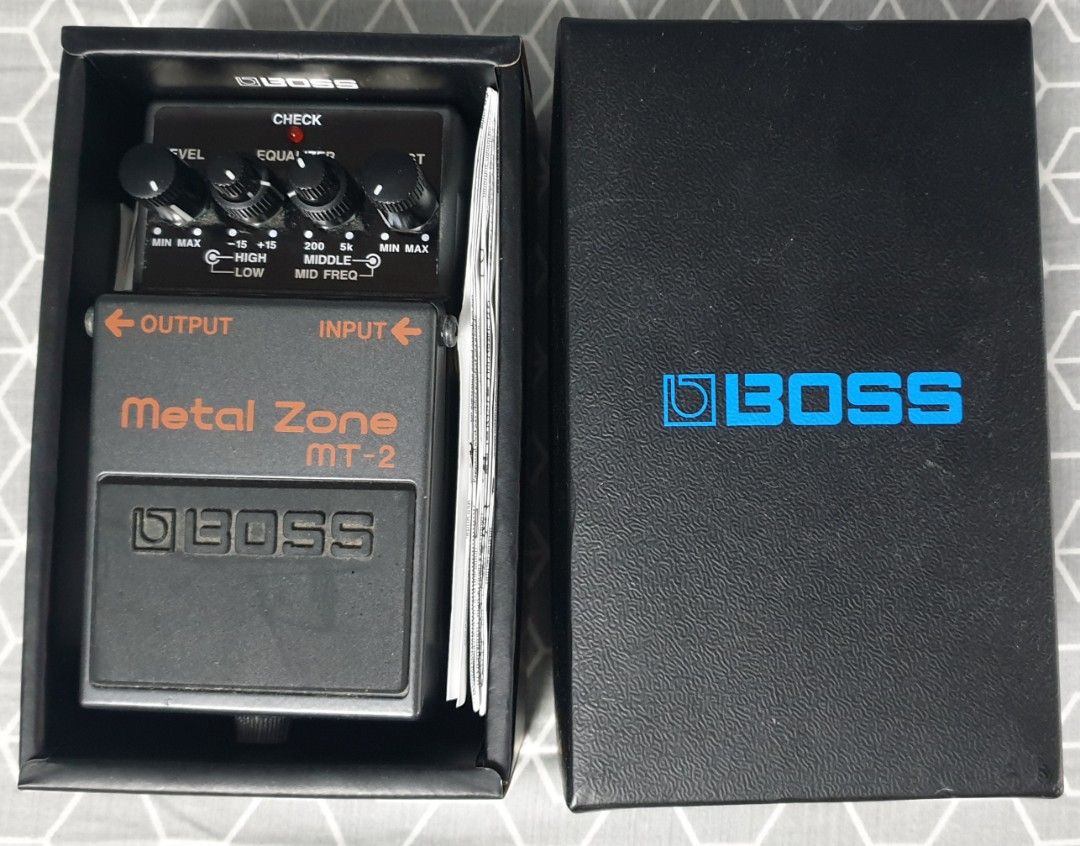 Boss Metal Zone MT-2 with box and manual, Hobbies & Toys, Music & Media ...