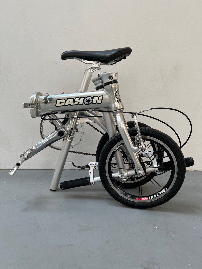 Dahon 412 chrome, Sports Equipment, Bicycles & Parts, Bicycles on Carousell